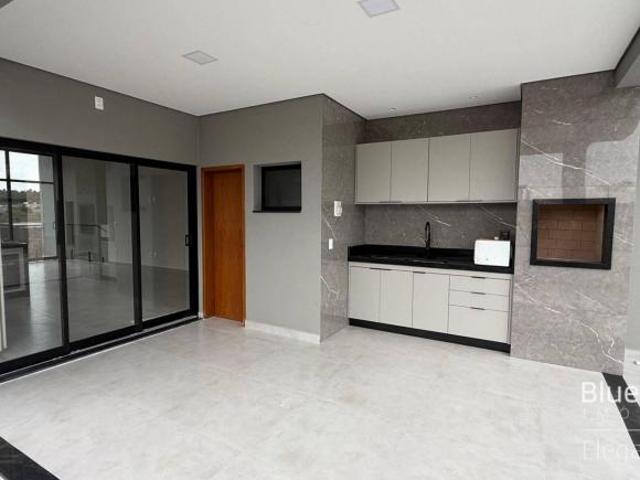Sobrado para venda em São Venâncio de 224.00m² com 4 Quartos, 3 Suites e 4 Garagens