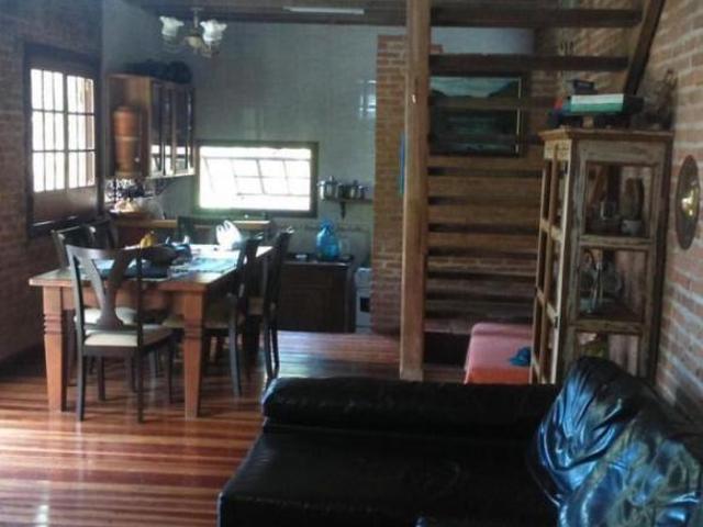 Sobrado para venda em Santo Antonio de 100.00m² com 2 Quartos, 2 Suites e 10 Garagens
