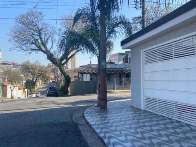 Sobrado para Venda em Santo André, Vila Alto De Santo André, 3 dormitórios, 3 suítes, 4 banheiros, 4