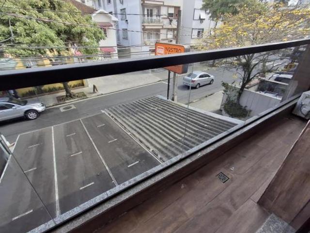 Sobrado para Venda em Santos, Gonzaga, 2 dormitórios, 3 banheiros, 1 vaga