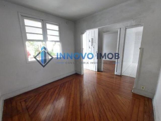Sobrado para Venda em Santos, Pompéia, 3 dormitórios, 2 banheiros, 1 vaga
