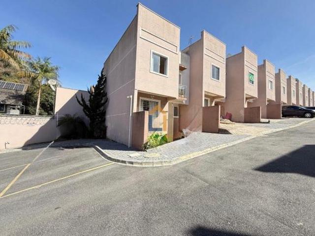 Sobrado para venda em Santa Cândida de 110.00m² com 3 Quartos, 1 Suite e 2 Garagens