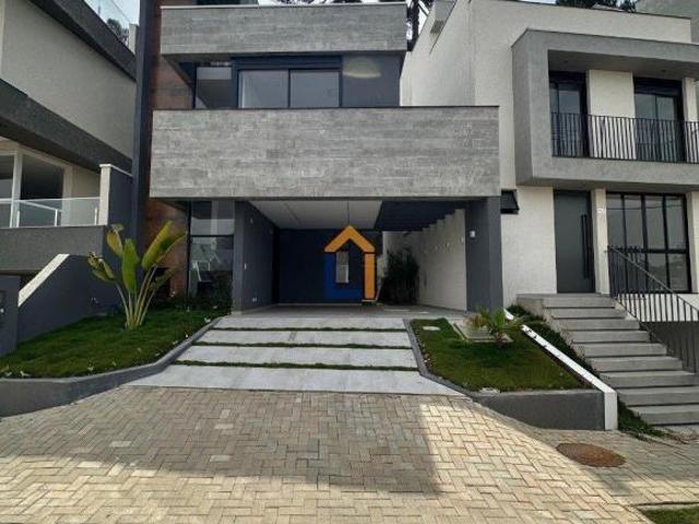 Sobrado para venda em Santa Cândida de 111.00m² com 4 Quartos, 1 Suite e 2 Garagens