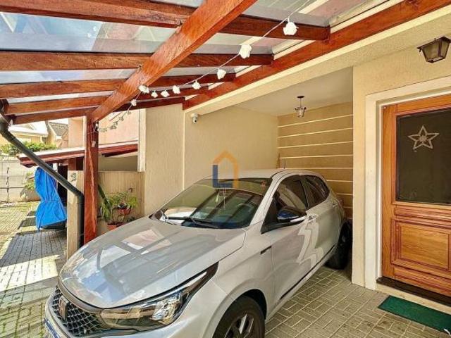 Sobrado para venda em Santa Cândida de 120.00m² com 3 Quartos, 1 Suite e 2 Garagens