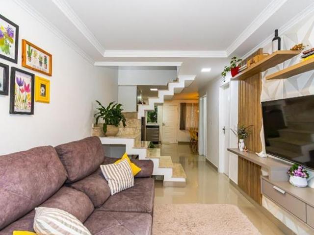 Sobrado para venda em Santa Cândida de 161.63m² com 3 Quartos, 1 Suite e 3 Garagens