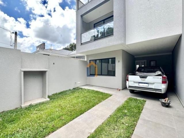 Sobrado para venda em Santa Felicidade de 107.97m² com 4 Quartos, 3 Suites e 2 Garagens