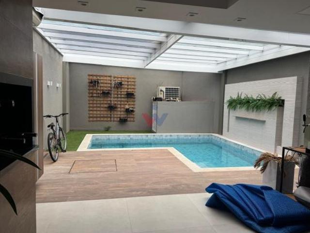 Sobrado para venda em Santa Felicidade de 228.00m² com 3 Quartos, 3 Suites e 2 Garagens