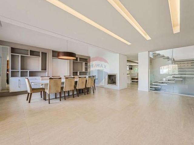 Sobrado para venda em Santa Felicidade de 391.00m² com 3 Quartos, 1 Suite e 3 Garagens