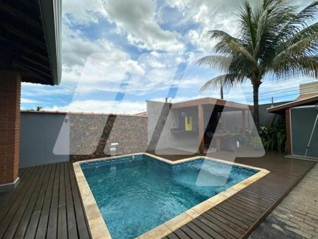 Sobrado para venda em Santa Mônica de 167.00m² com 3 Quartos, 1 Suite e 3 Garagens