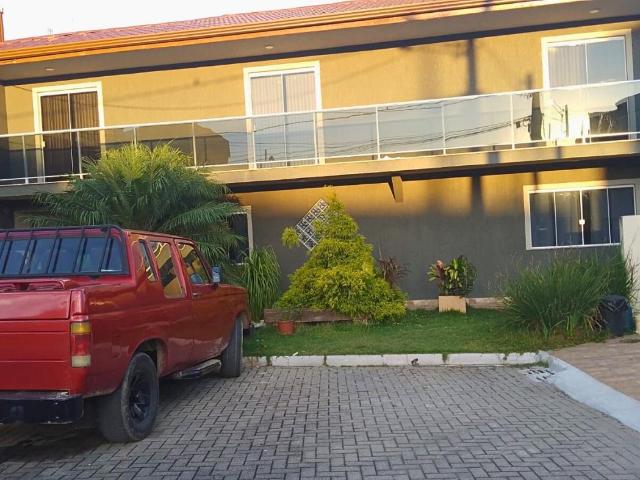 Sobrado para venda em Santa Terezinha em Colombo Paraná de 460.00m² com 5 Quartos e 2 Garagens