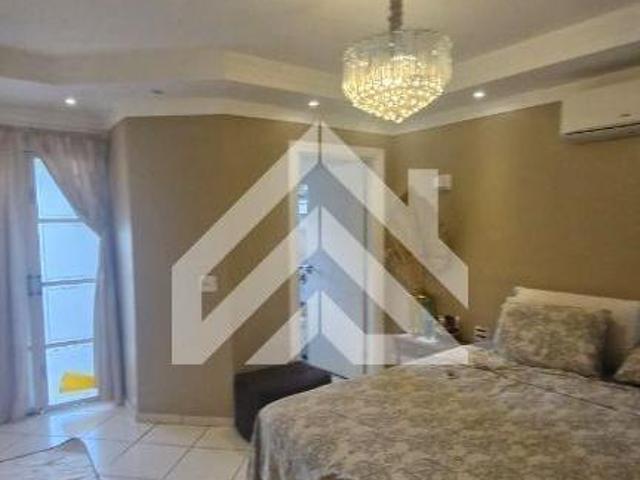 Sobrado para venda em Santana de 357.00m² com 3 Quartos, 2 Suites e 2 Garagens