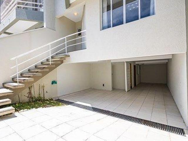 Sobrado para venda em Seminário de 213.00m² com 3 Quartos, 1 Suite e 4 Garagens