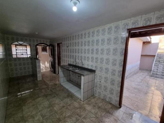Sobrado para Venda em Suzano, Palmeiras, 6 dormitórios, 2 suítes, 5 banheiros, 6 vagas