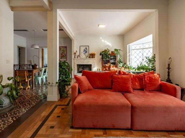 Sobrado para venda em Sumaré com 4 quartos, sendo 2 suítes, 253m²
