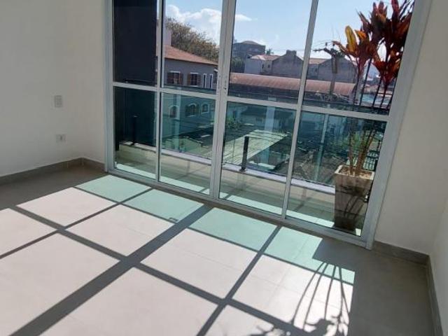 Sobrado para venda em Parada Inglesa de 160.00m² com 3 Quartos, 1 Suite e 4 Garagens
