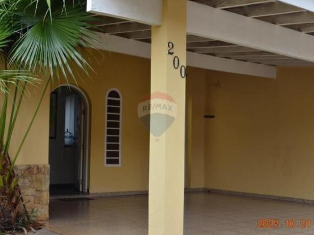 Sobrado para venda em Parque Ortolândia de 291.22m² com 5 Quartos, 1 Suite e 2 Garagens