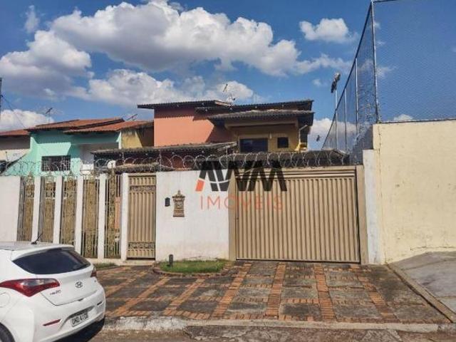 Sobrado para venda em Parque Anhanguera, Goiânia