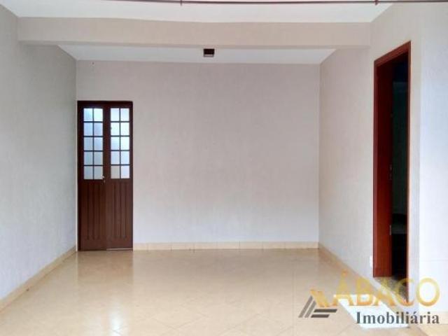 Sobrado para venda em Parque Dos Timburis de 275.00m² com 3 Quartos, 1 Suite e 2 Garagens