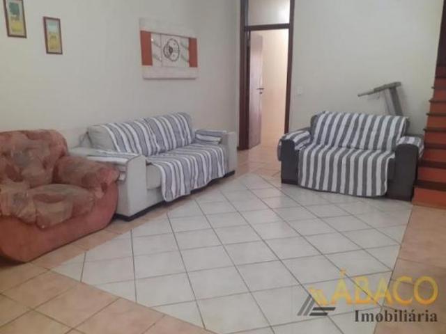 Sobrado para venda em Parque Fehr de 250.00m² com 3 Quartos, 1 Suite e 3 Garagens