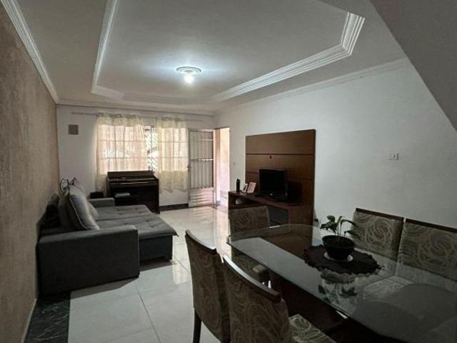 Sobrado para venda em Parque Flamengo de 186.00m² com 3 Quartos, 1 Suite e 2 Garagens