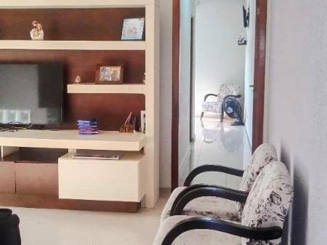 Sobrado para venda em Parque Renato Maia de 375.00m² com 3 Quartos, 3 Suites e 2 Garagens