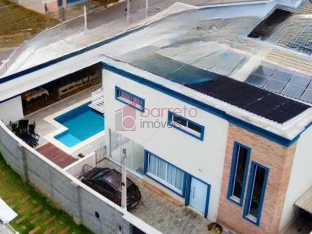 Sobrado para venda em Parque Residencial Paraíso de 220.00m² com 3 Quartos, 1 Suite e 4 Garagens