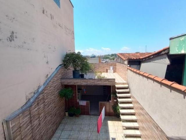 Sobrado para venda em Parque Santa Rita de 150.00m² com 3 Quartos, 1 Suite e 2 Garagens