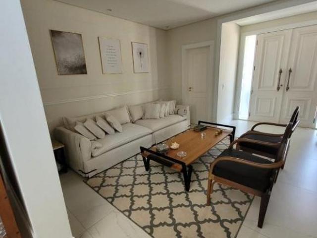 Sobrado para venda em Parque Sisi de 250.00m² com 3 Quartos e 3 Suites