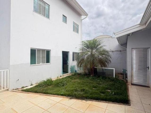 Sobrado para venda em Parque Terras Santa Maria de 206.00m² com 3 Quartos, 1 Suite e 4 Garagens
