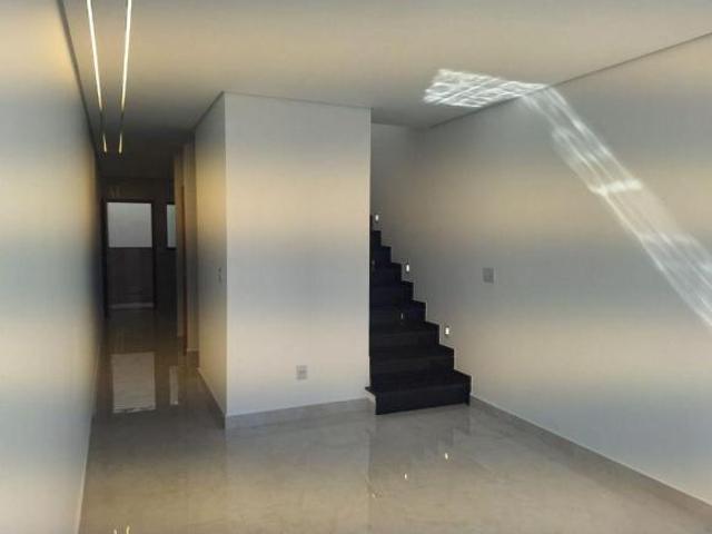 Sobrado para venda em Penha de 140.00m² com 3 Quartos, 1 Suite e 4 Garagens