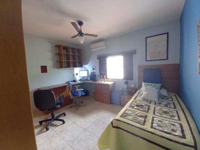 Sobrado para venda em Penha De França de 250.00m² com 3 Quartos, 1 Suite e 5 Garagens