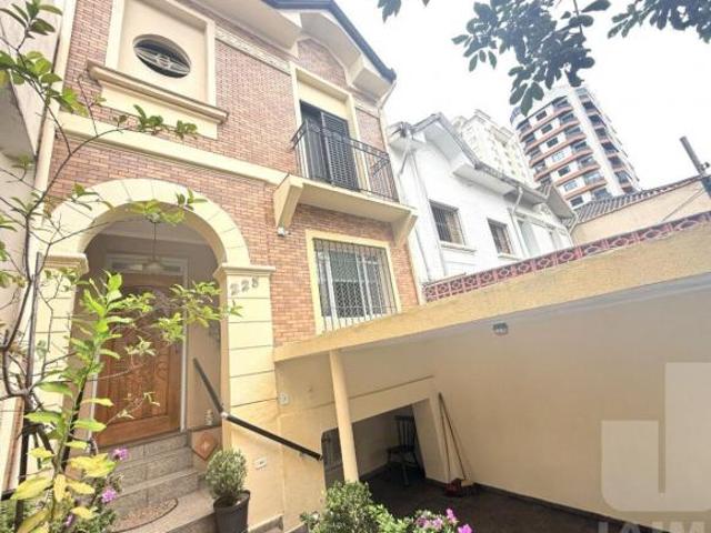 Sobrado para venda em Perdizes com 4 quartos, sendo 1 suíte, 180m²
