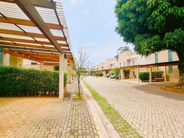 Sobrado para venda em Pinheirinho de 153.00m² com 3 Quartos, 1 Suite e 2 Garagens