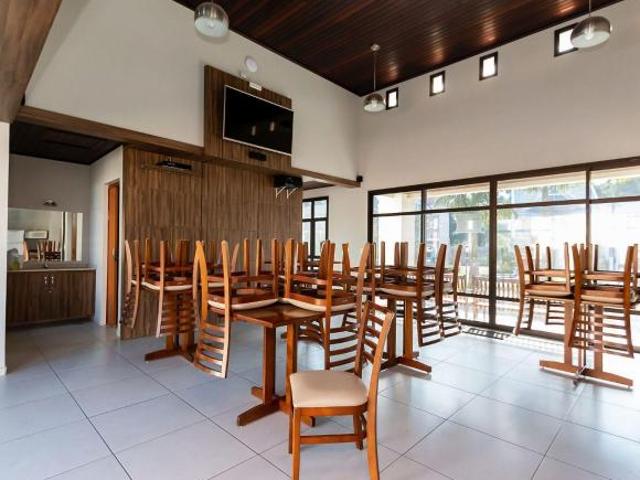 Sobrado para venda em Pinheirinho de 166.00m² com 3 Quartos, 3 Suites e 2 Garagens