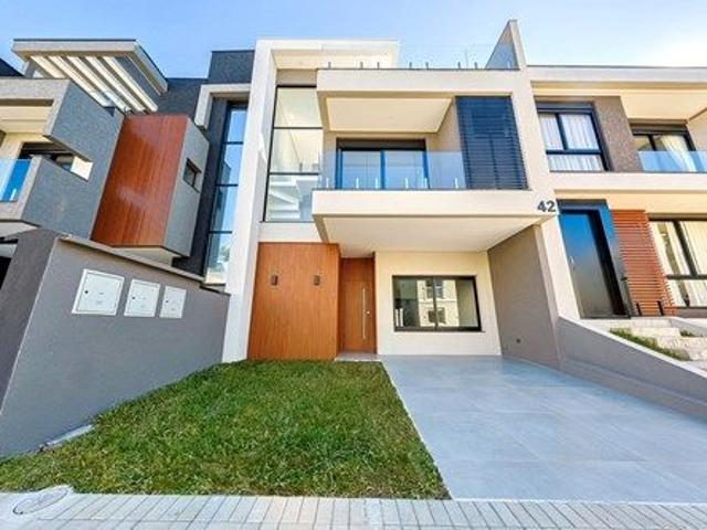 Sobrado para venda em Pinheirinho em Curitiba Paraná de 170.00m² com 3 Quartos, 1 Suíte e 2 Garagens