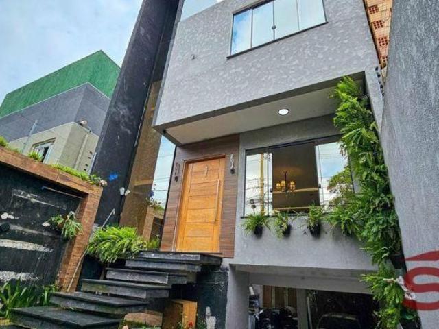 Sobrado para venda em Pinheirinho de 180.00m² com 3 Quartos, 1 Suite e 4 Garagens