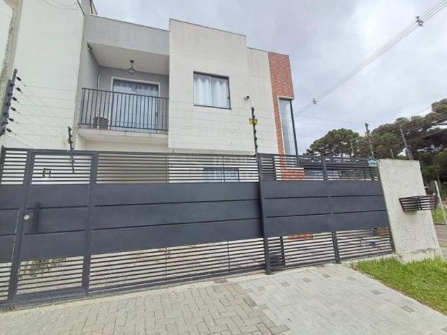 Sobrado para venda em Pinheirinho de 70.00m² com 2 Quartos, 1 Suite e 2 Garagens