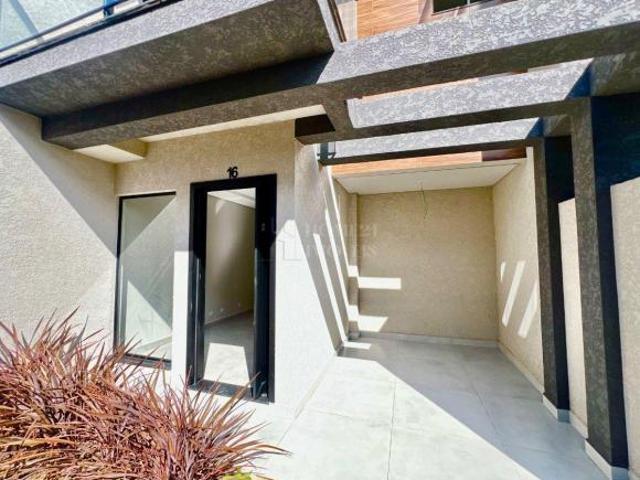 Sobrado para venda em Pinheirinho de 72.00m² com 2 Quartos, 1 Suite e 2 Garagens