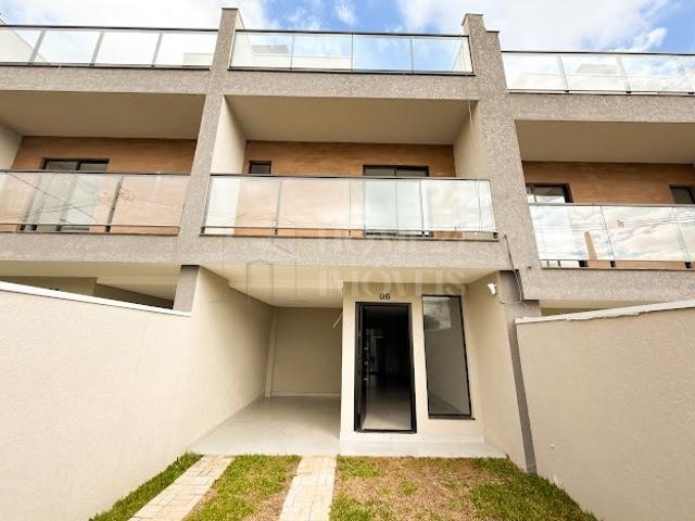 Sobrado para venda em Pinheirinho em Curitiba Paraná de 120.00m² com 3 Quartos, 1 Suíte e 2 Garagens