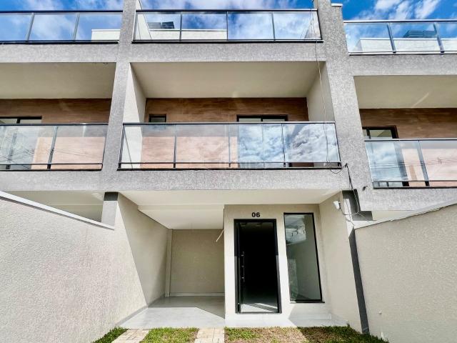 Sobrado para venda em Pinheirinho em Curitiba Paraná de 111.11m² com 3 Quartos, 1 Suíte e 2 Garagens