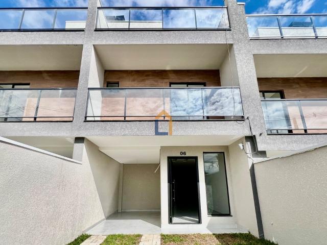 Sobrado para venda em Pinheirinho em Curitiba Paraná de 111.11m² com 3 Quartos, 1 Suíte e 2 Garagens