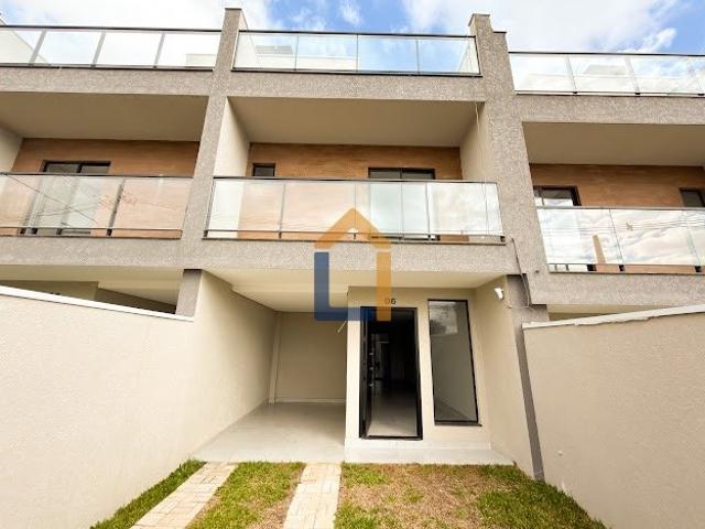 Sobrado para venda em Pinheirinho em Curitiba Paraná de 120.00m² com 3 Quartos, 1 Suíte e 2 Garagens