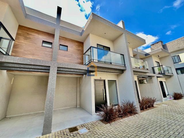 Sobrado para venda em Pinheirinho em Curitiba Paraná de 79.00m² com 2 Quartos, 1 Suíte e 2 Garagens