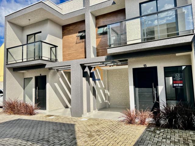 Sobrado para venda em Pinheirinho em Curitiba Paraná de 72.00m² com 2 Quartos, 1 Suíte e 2 Garagens