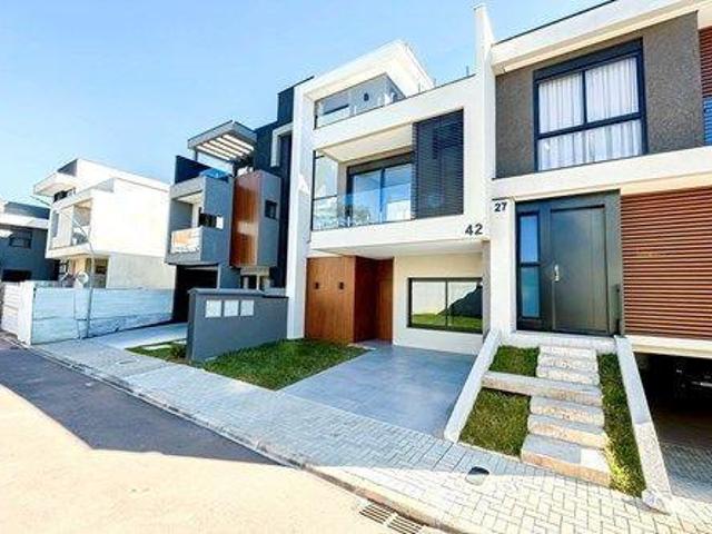 Sobrado para venda em Pinherinho de 170.00m² com 3 Quartos, 1 Suite e 2 Garagens