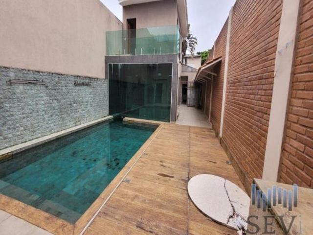 Sobrado para venda em Planalto Paulista de 200.00m² com 4 Quartos, 4 Suites e 5 Garagens