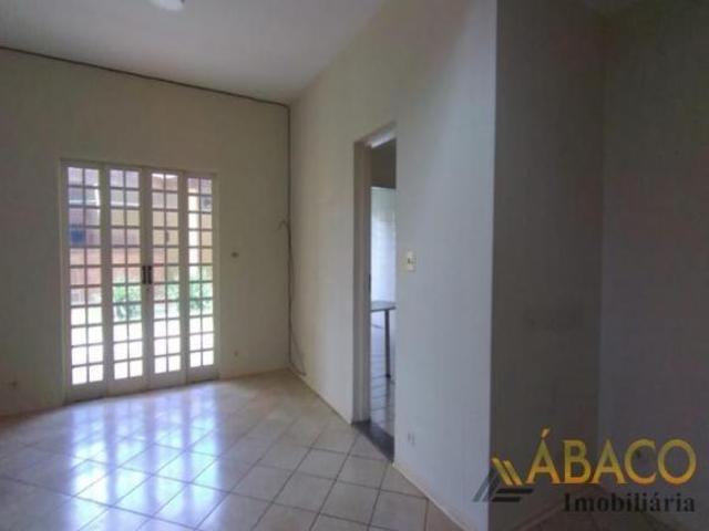 Sobrado para venda em Planalto Paraiso de 100.00m² com 4 Quartos, 3 Suites e 2 Garagens