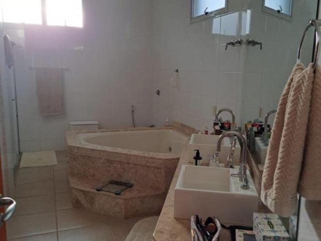 Sobrado para venda em Royal Park de 532.00m² com 4 Quartos, 4 Suites e 4 Garagens