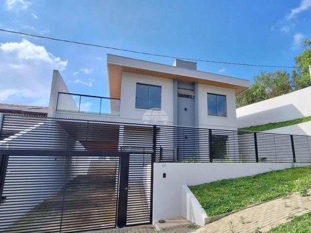 Sobrado para venda em Roça Grande de 210.00m² com 3 Quartos, 1 Suite e 4 Garagens