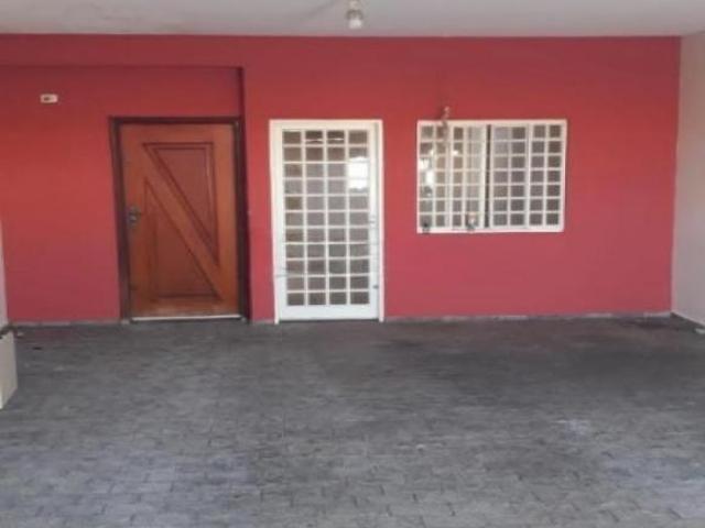 Sobrado para venda em Recreio Dos Bandeirantes de 220.00m² com 4 Quartos, 2 Suites e 4 Garagens